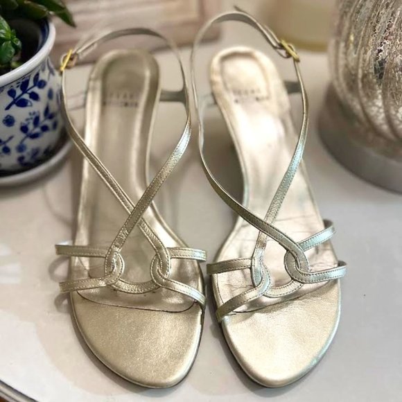 Stuart Weitzman | Shoes | Stuart Weitzman Gold Reversal Curvy Kitten ...